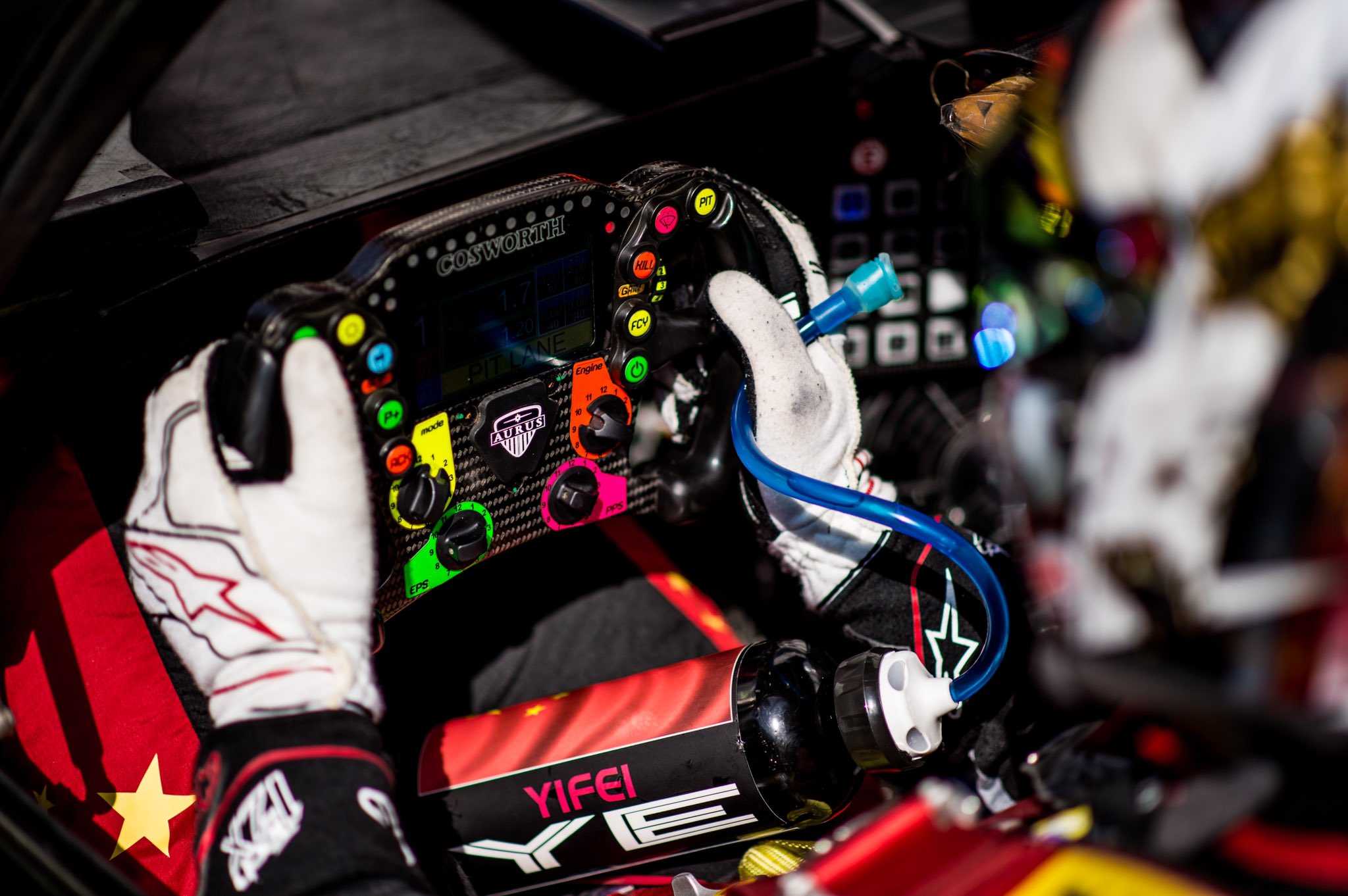 Build your bottle: Hydrorace